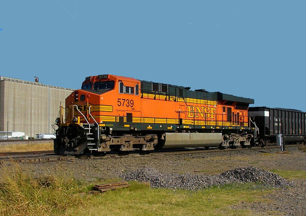 BNSF 5739